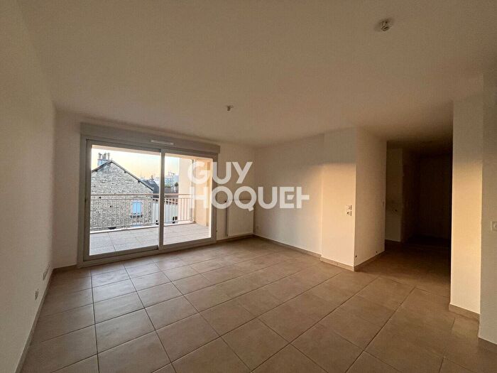 Appartement à louer - Centre Ville Est, Bourgoin-Jallieu - 3 pièces - 2 chambres