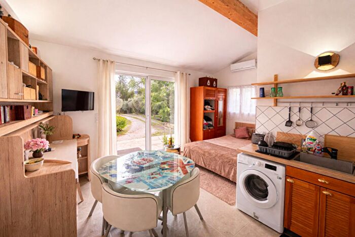 Maison à louer - Aix-en-Provence - 1 pièce