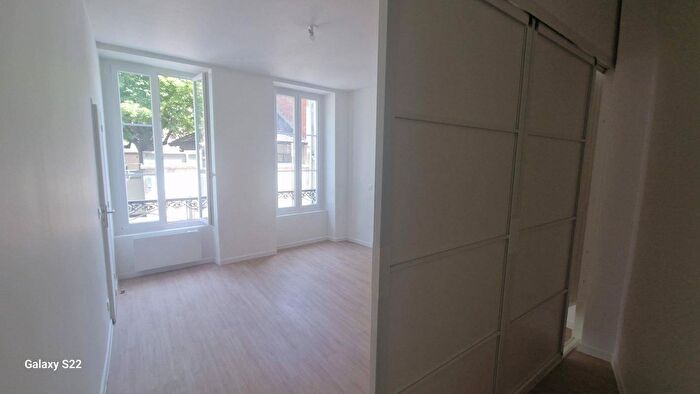 Appartement 3 pièces à Europe-Pierre Midrin, Sèvres, à louer