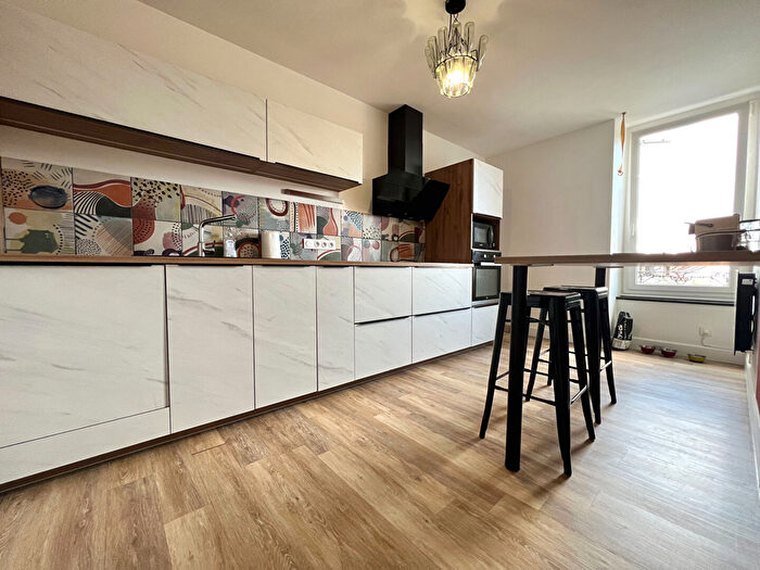 Appartement 5 pièces à Arpajon-sur-Cère, à louer