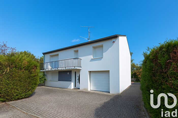 Maison à vendre - Bouzonville - 5 pièces - 4 chambres