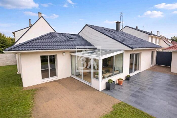 Maison à vendre - Longuenesse - 6 pièces - 4 chambres