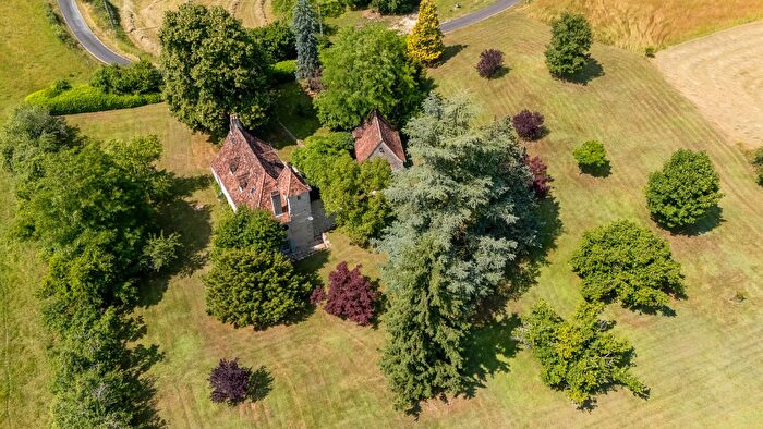 Maison à vendre - Saint-Sauveur-la-Vallée - 5 pièces - 3 chambres