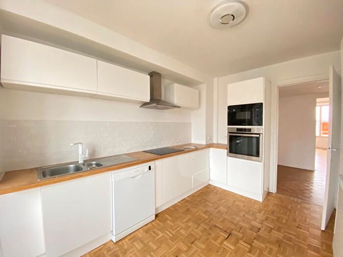 Appartement à louer - Valenciennes - 4 pièces - 3 chambres