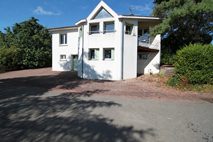 Maison 5 pièces à vendre à Saint-Romain-et-Saint-Clément