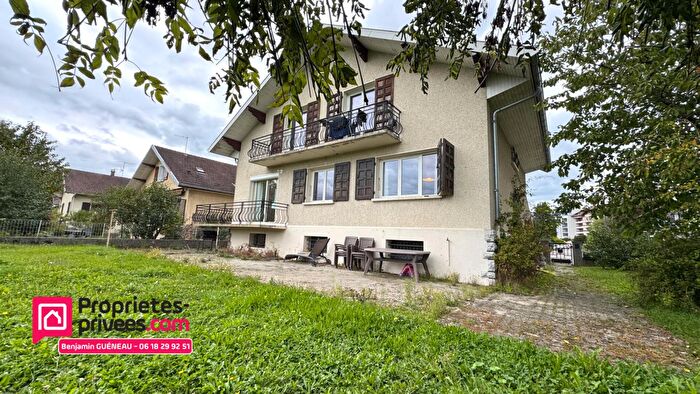 Maison à vendre - Rumilly, Centre-ville - 7 pièces - 5 chambres