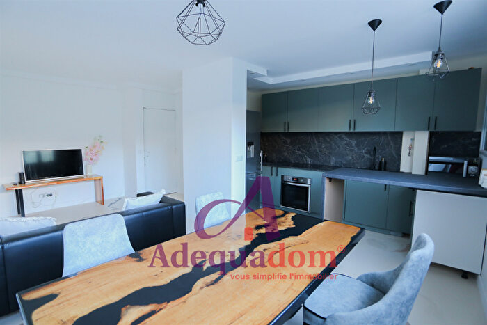 Bois-Colombes, Bourguignons, Gare : Appartement 4 pièces à vendre