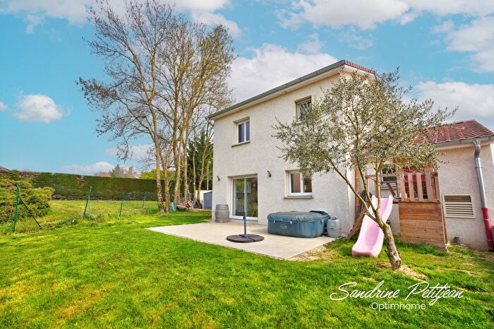 Maison à vendre - Lapeyrouse - 5 pièces - 4 chambres