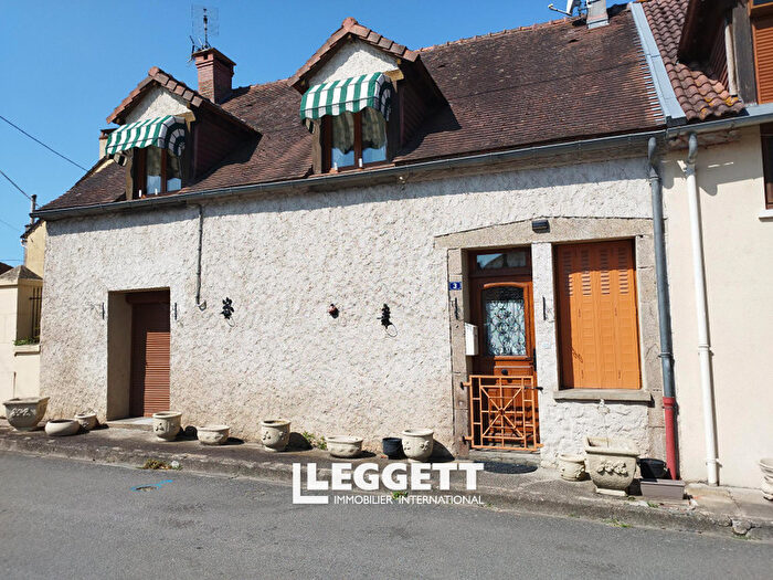 Saint-Léger-Magnazeix : Maison 6 pièces à vendre