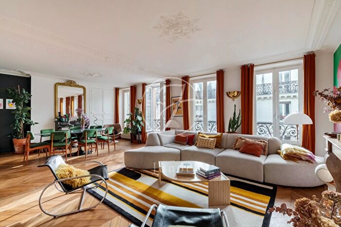 Appartement à vendre - Paris e , Clichy, Trinité - 4 pièces - 3 chambres