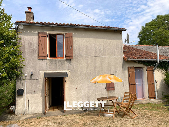 Maison à vendre - Mouterre-sur-Blourde - 3 pièces - 1 chambre