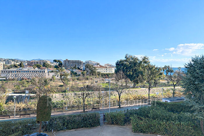 Appartement à vendre - Cagnes-sur-Mer, La Gare, Les Plans, Hippodrome - 2 pièces - 1 chambre