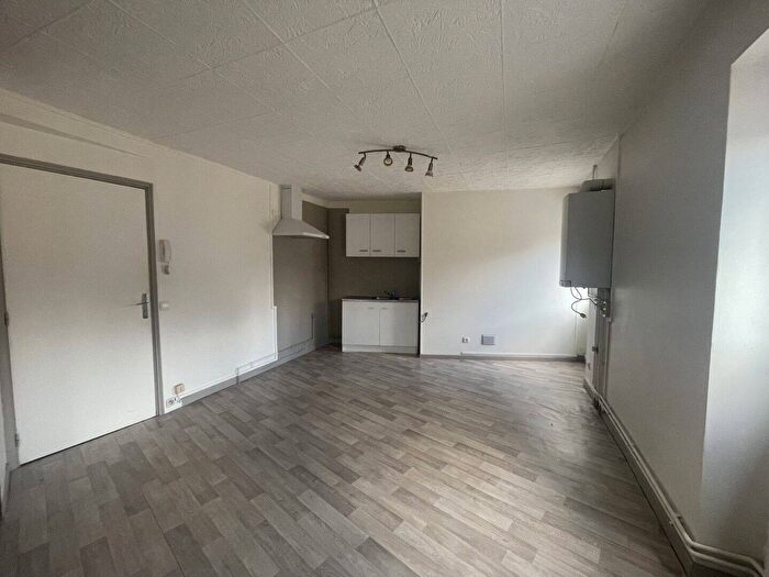 Appartement à louer - Mehun-sur-Yèvre - 3 pièces - 2 chambres