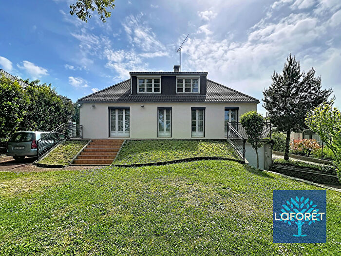 La Ferté-Alais : Maison 7 pièces à vendre