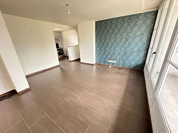 Appartement à louer - Parc Pierre, Sainte-Geneviève-des-Bois - 3 pièces - 2 chambres