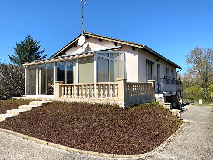 Maison à vendre - Tournus - 4 pièces - 3 chambres