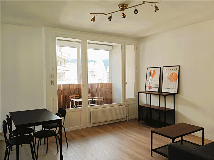 Appartement à louer - Clermont-Ferrand, Jaude, Fontgiève Saint-Alyre - 2 pièces - 1 chambre