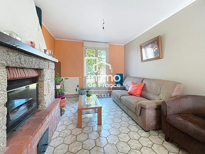 Maison à vendre - Sainte-Gemmes-le-Robert - 8 pièces - 4 chambres