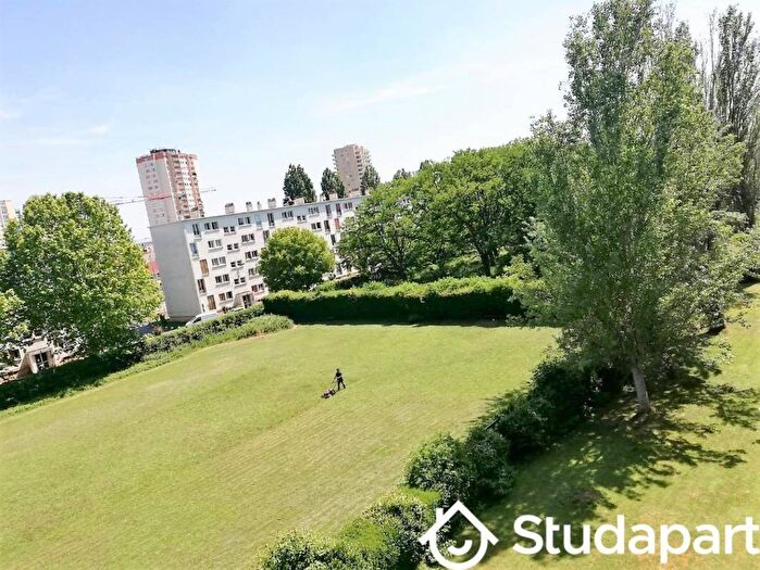 Appartement à louer - La Muette, Drancy - 1 pièce - 2 chambres