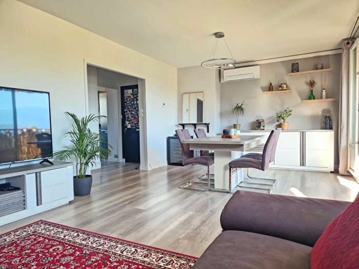 Appartement à vendre - Fontaine, Floralies - 4 pièces - 3 chambres