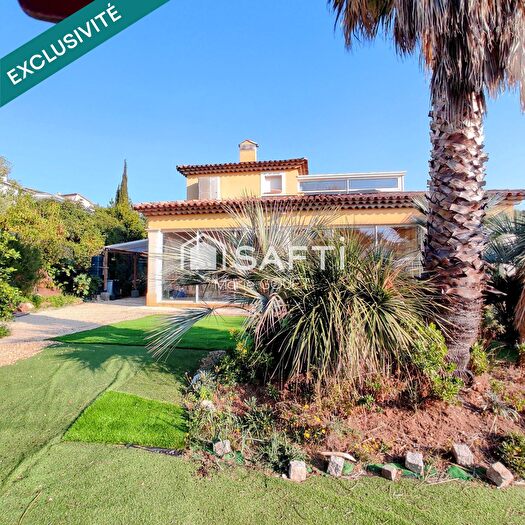 Maison à vendre - Fréjus, Saint-Aygulf - 8 pièces - 5 chambres