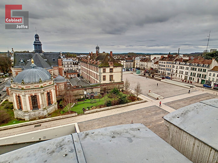 Appartement 4 pièces à louer à Fontainebleau, Centre-ville