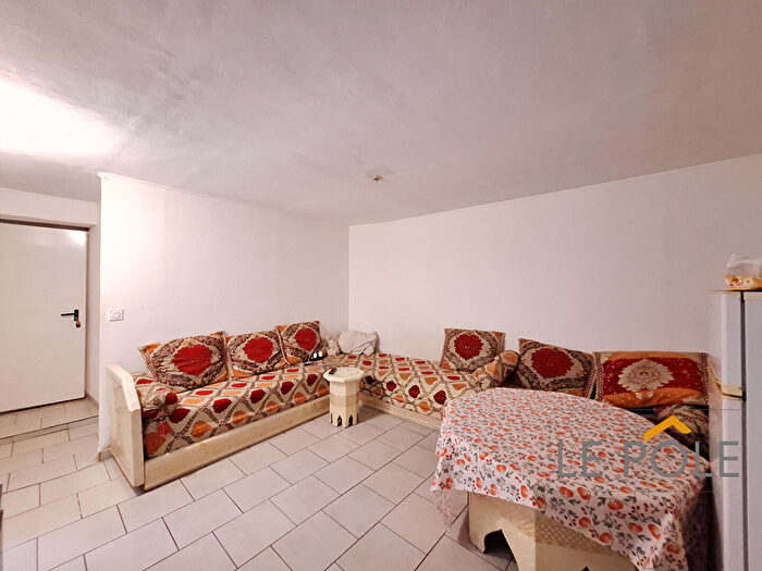 Maison à vendre - Pierrelatte, Centre-ville - 11 pièces - 5 chambres