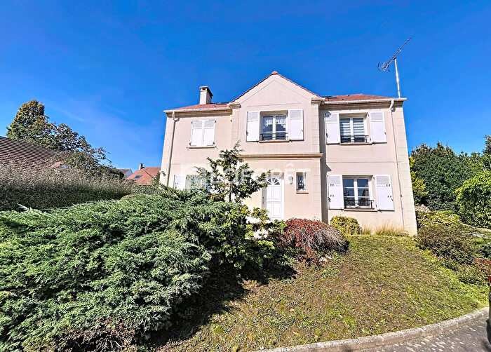 Maison à vendre - Orgeval - 8 pièces - 5 chambres