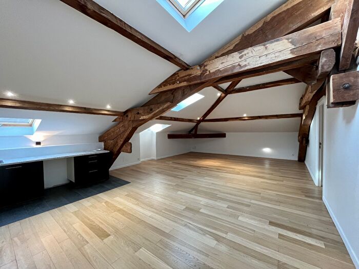 Maisons à vendre et appartements à louer - 1