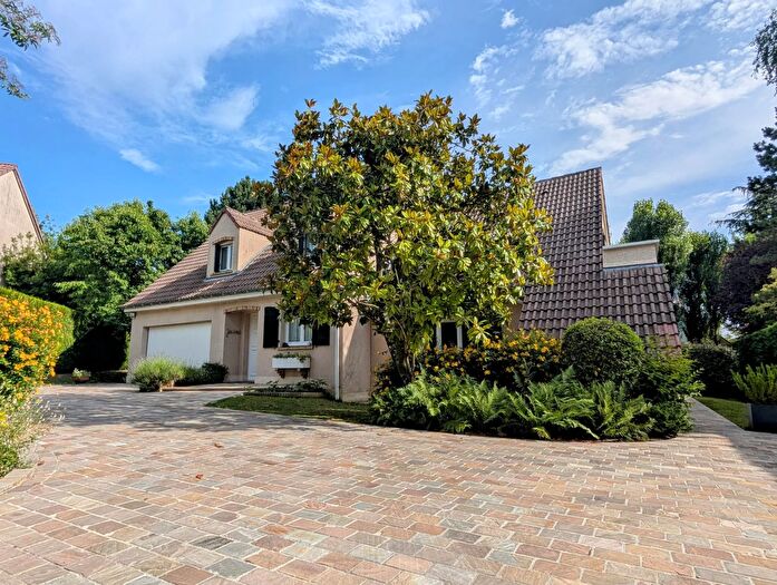 Maison à vendre - Noisy-le-Roi - 7 pièces - 5 chambres