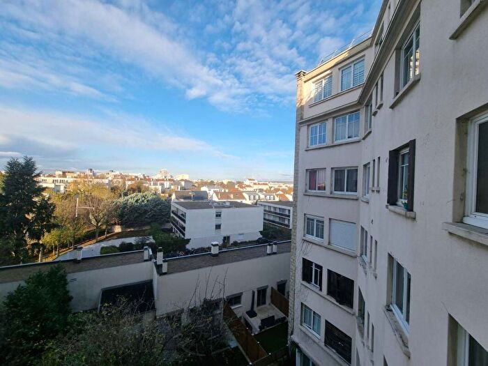 Hugo-Bel Air, Bois-Colombes : Appartement 1 pièce à louer