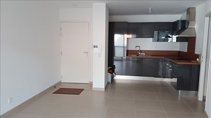 Appartement 2 pièces à Salon-de-Provence, Monaque, Craponne, à louer