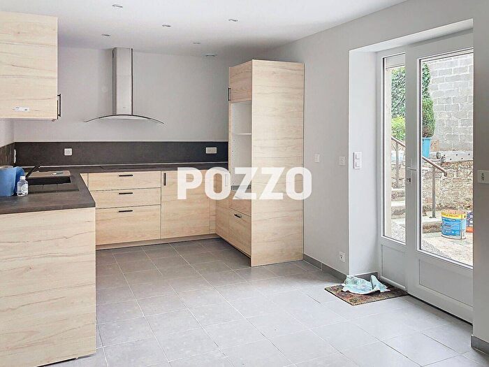 Maison à louer - Torigny-les-Villes - 7 pièces - 5 chambres