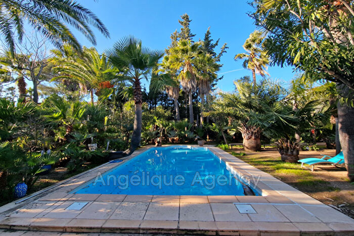 Maison à vendre - Fréjus, Saint-Aygulf - 6 pièces - 3 chambres