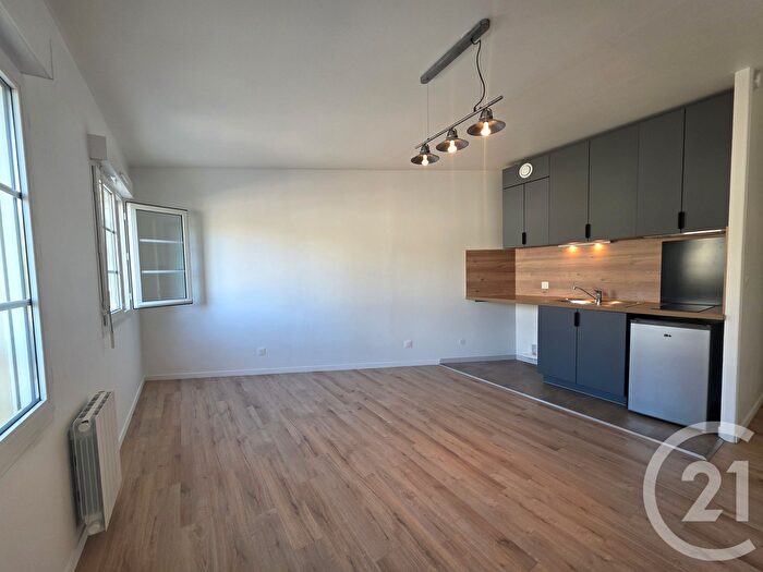 Appartement 1 pièce à Brie-Comte-Robert, Centre-ville, à louer