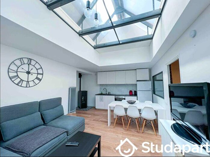 Appartement à louer - Neudorf Sud Centre, Strasbourg - 1 pièce - 3 chambres