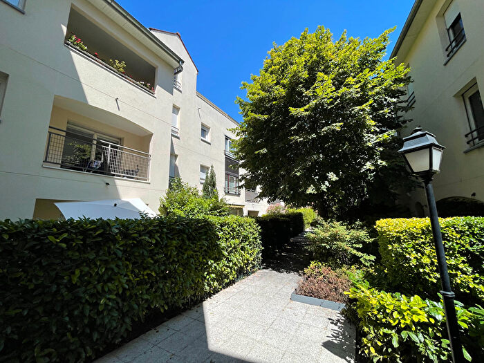 Sucy-en-Brie, Centre-ville : Appartement 4 pièces à vendre