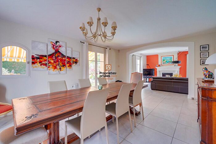 Maison à vendre - Mérignac, Centre-ville - 8 pièces - 4 chambres