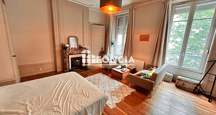 Saint Louis, Lyon 7ème arrondissement - Appartement 4 pièces à louer