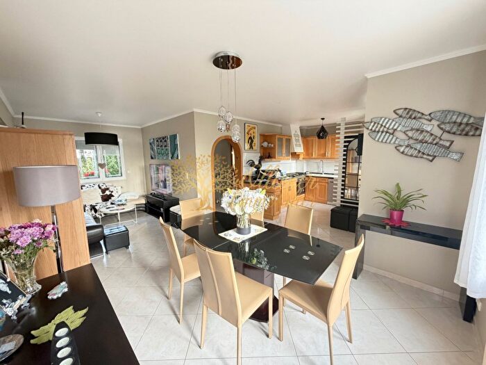 Maison à vendre - Gagny, Plateau, Franceville - 4 pièces - 3 chambres