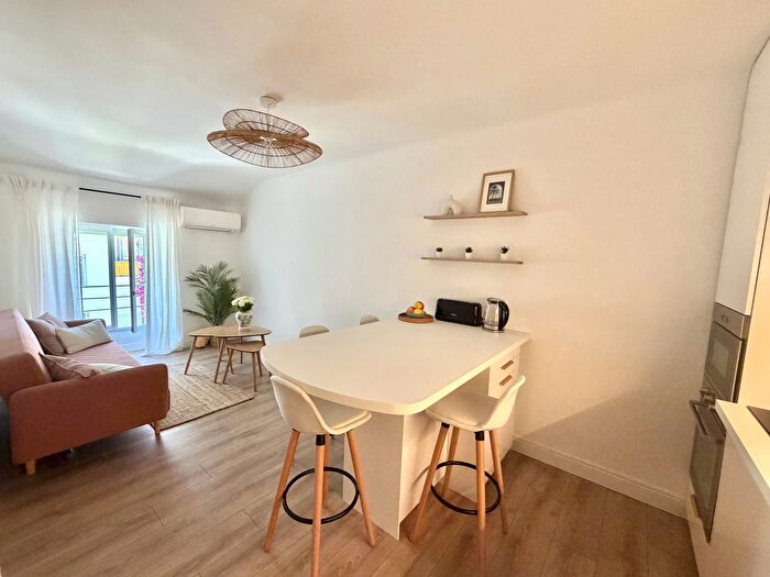 Nice, Le Port : Appartement 3 pièces à louer