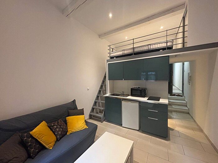 Centre Ville, Aix-en-Provence - Appartement 1 pièce à louer