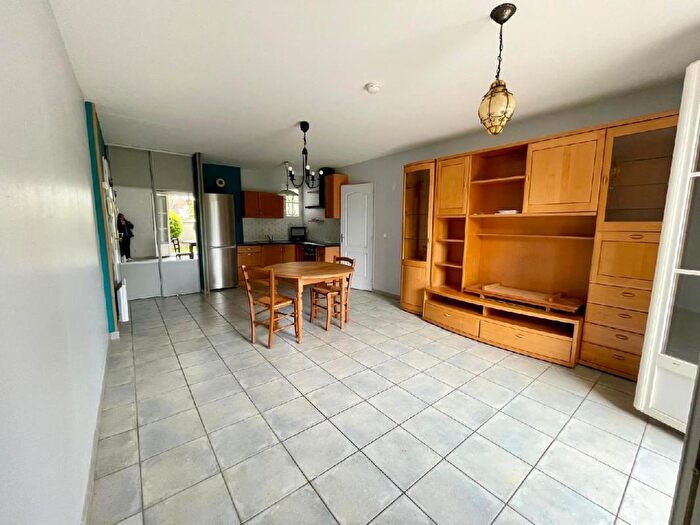 Coye-la-Forêt : Appartement 2 pièces à vendre