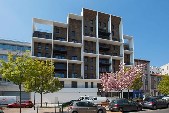 Appartement à louer - La Plaine Saint-Denis - 3 pièces - 2 chambres