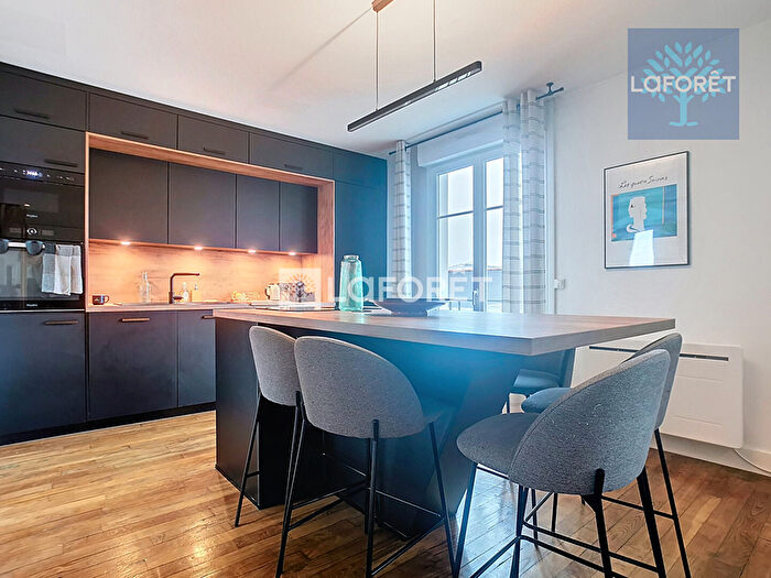 Appartement à vendre - Quartiers Centre, Saint-Hélier, Gare - 3 pièces - 2 chambres