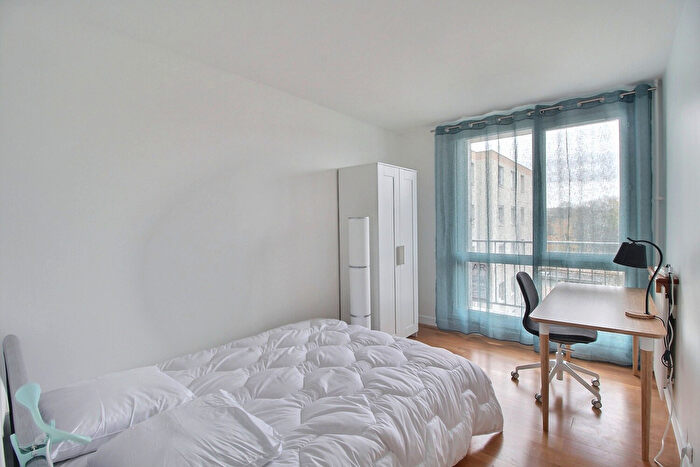 Appartement à louer - Montigny-le-Bretonneux, Le Pas du Lac - 1 pièce - 1 chambre