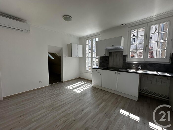 Appartement à louer - Brie-Comte-Robert, Centre-ville - 1 pièce