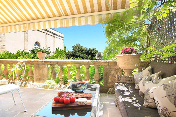 Maison 16 pièces à Pézenas, à vendre