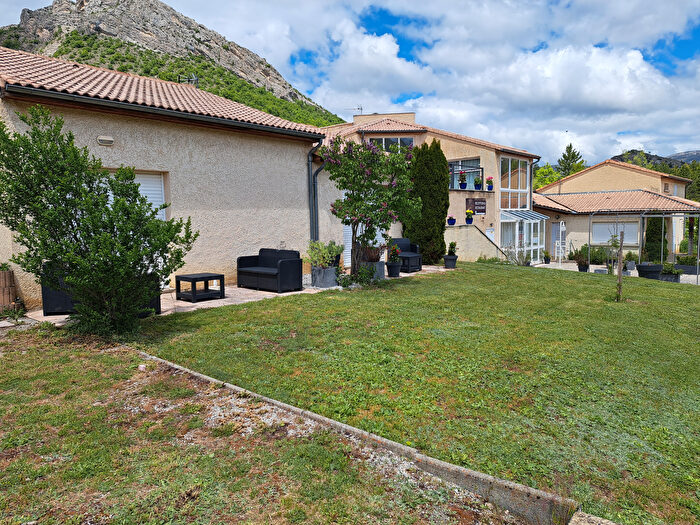 Maison 16 pièces à Sisteron, à vendre