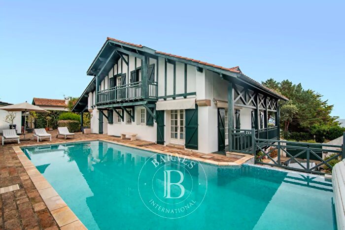 Maison à vendre - Saint-Jean-de-Luz, Sainte-Barbe - 5 chambres